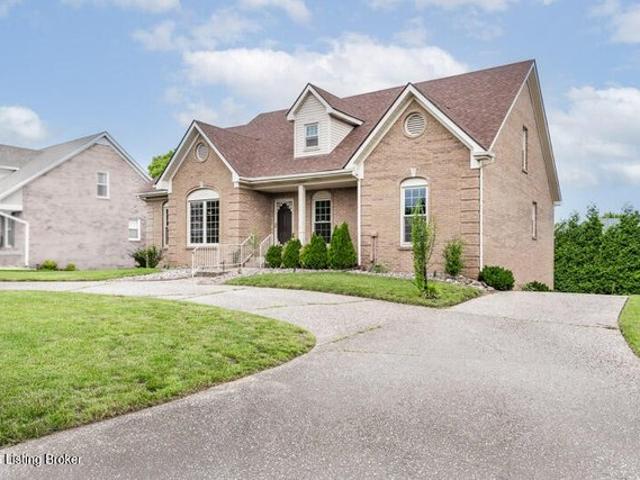 10305 Old Altar Ct, Louisville, KY 40291