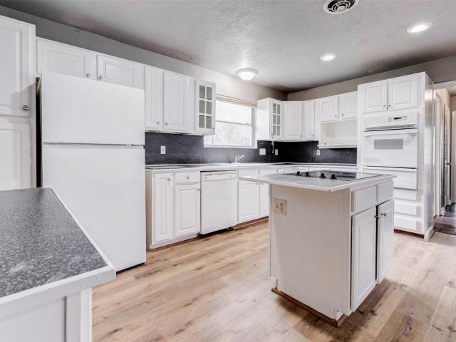 10306 Cheeves Dr, Houston, TX 77016 | MLS #71100 | Compass