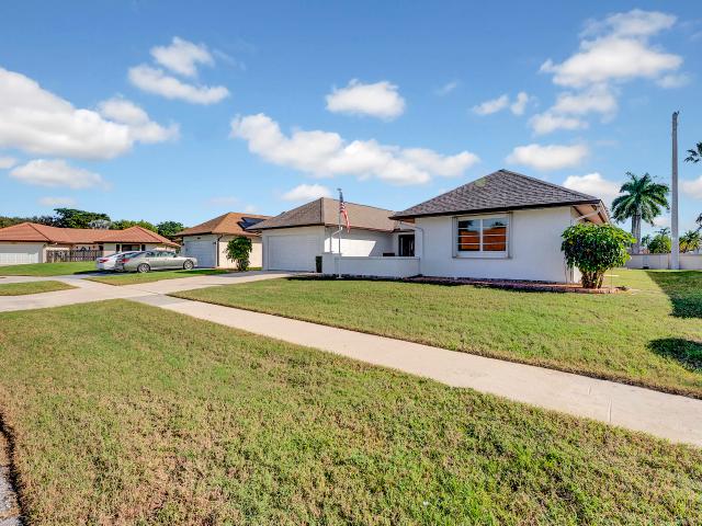 10306 Greentrail Dr N, Boynton Beach, FL 33436 | MLS #R11148 | Compass