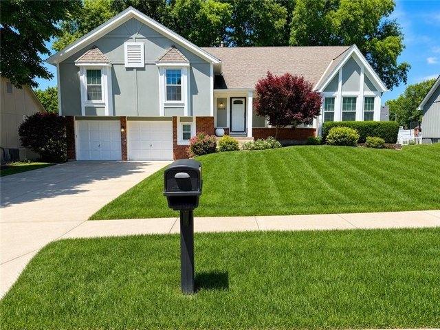 10308 Oakmont St, Lenexa, KS 66215