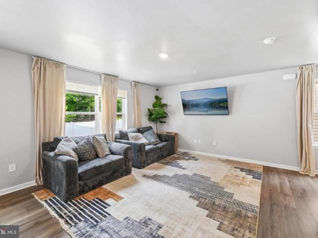 1030 Merry Elm Ln
