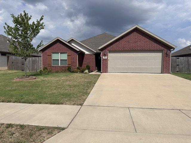 1030 Moonrise St, Centerton, AR 72719