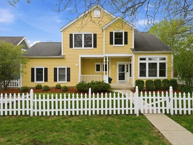 1030 Mount Vernon Dr, Grayslake, IL 60030