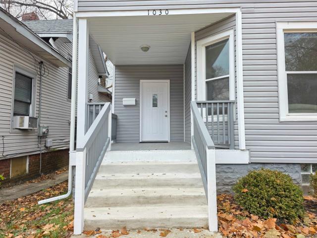 1030 N Winnebago