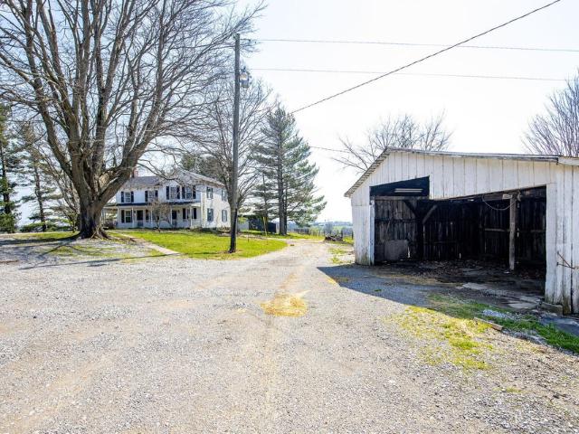 1030 Bannister Pike