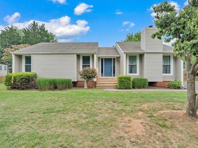 1030 Barrens Village Ln, Roanoke, VA 24019