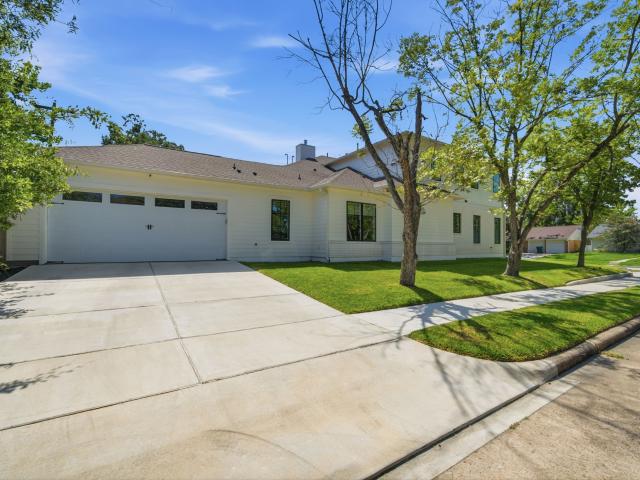 1030 Chamboard Lane