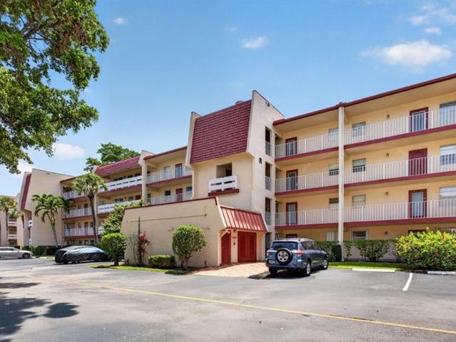 1030 Country Club Dr, Margate, FL 33063