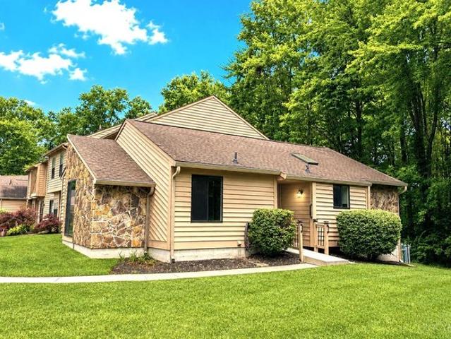 1030 Crisfield Dr, Union Township, OH 45245