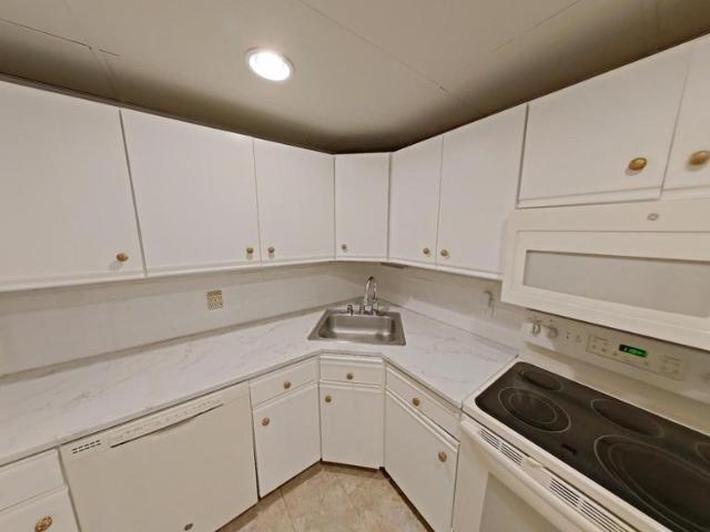 1030 E Lancaster Avenue # L4