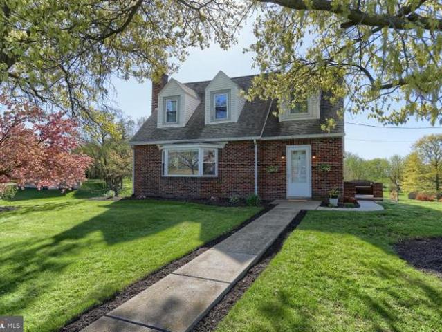 1030 E Maple St, Lebanon, PA 17046