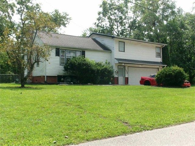 1030 Gilbert St, Waterloo, IA 50707