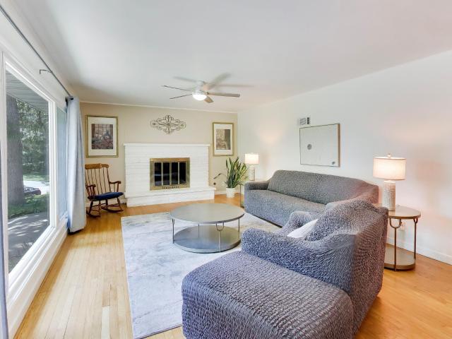 1030 Jenkins Dr