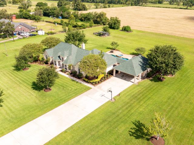 1030 Lillian Lane