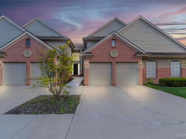1030 Lorenzo Ct, Troy, MI 48085