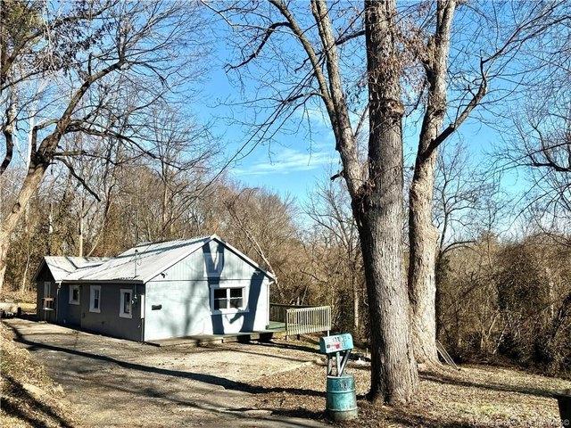 1030 Prospect St, New Albany, IN 47150