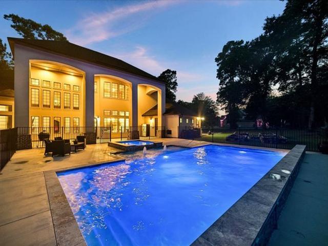 1030 Trailwood Estates Dr, Magnolia, TX 77354