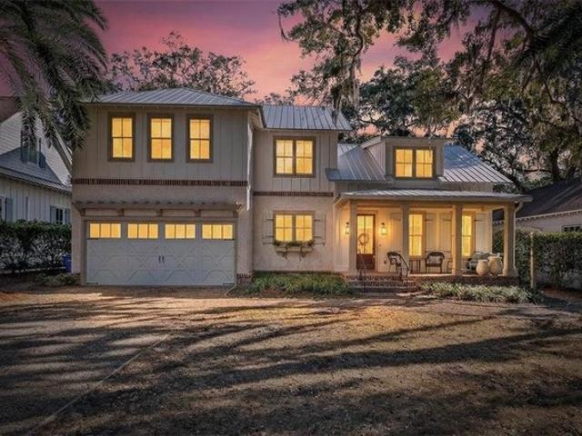 1030 Village Oaks Ln, Saint Simons, GA 31522