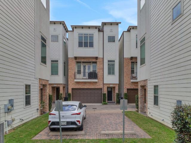 1030 W 26th St, Unit C, Houston, TX 77008 | MLS #23149 | Compass