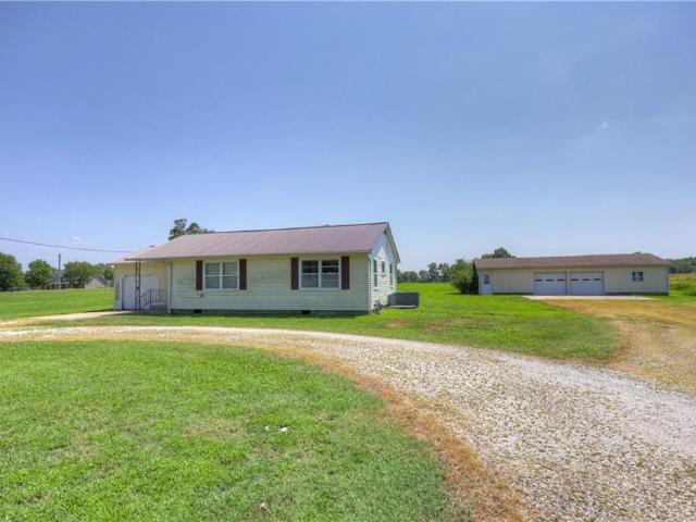 1030 W Country Road