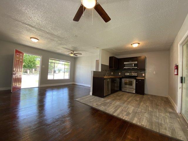 1030 W Hermine Blvd, San Antonio, TX 78201
