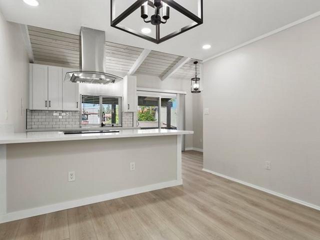 1030 W Macarthur Blvd Apt 132, Santa Ana, CA 92707