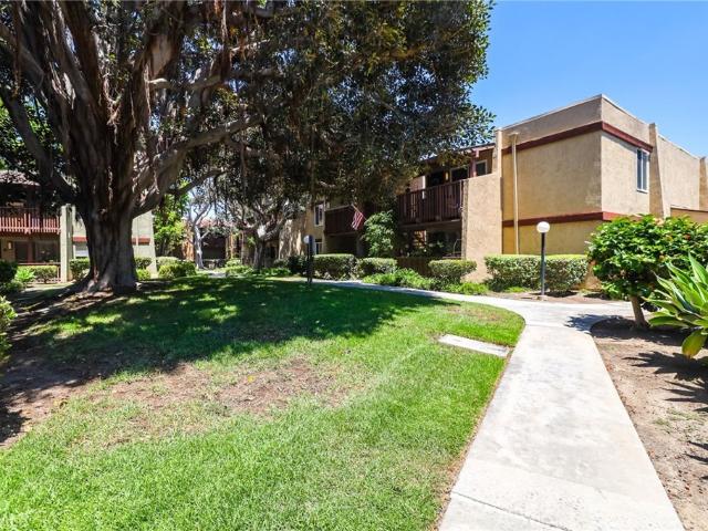 1030 W Macarthur Boulevard 95