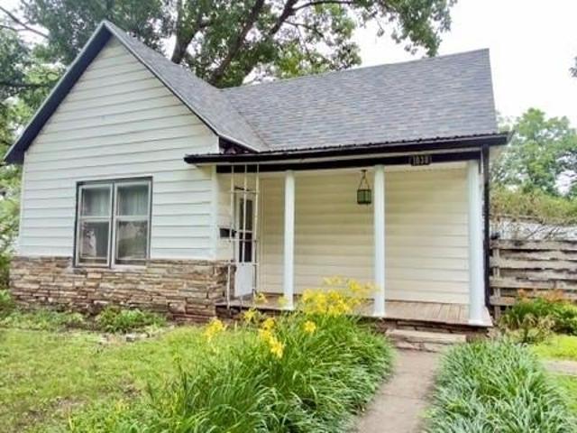1030 W Walnut St, Nevada, MO 64772