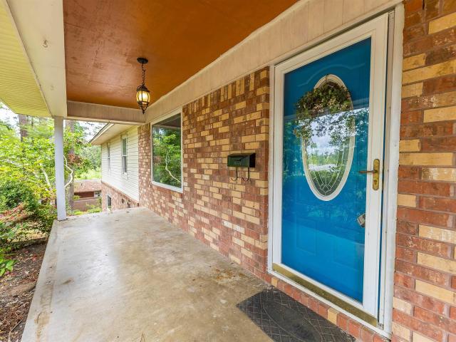 1030 Woodcrest Rd