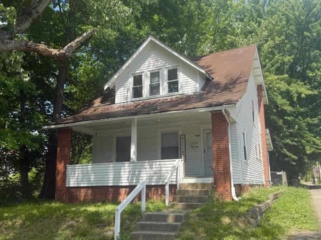 1030 21st St, Huntington, WV 25703