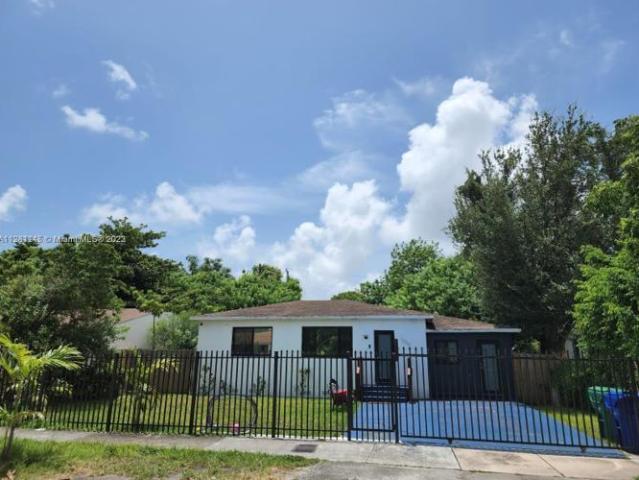 1030 44th St NW, Miami, FL 33127