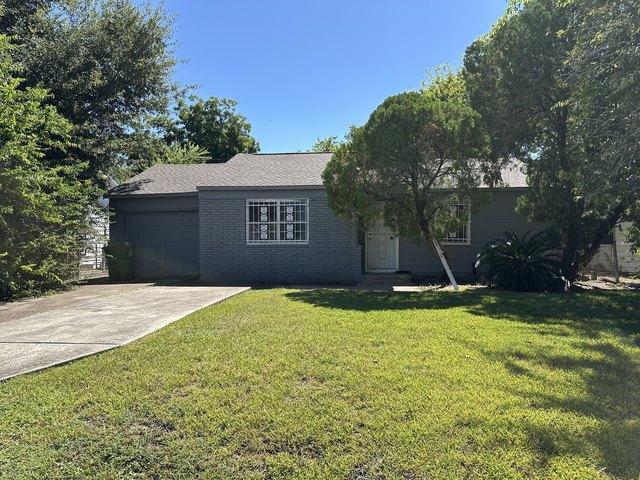 10313 Chesterfield Dr, Houston, TX 77051