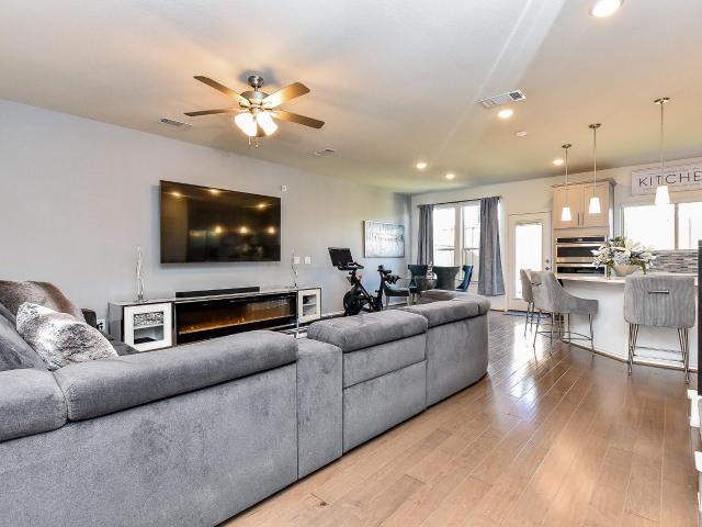 10310 Marston Vineyard Dr, Houston, TX 77054 | MLS #72086 | Compass