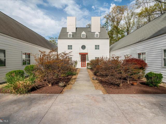 10310 Riverwood Dr, Potomac, MD 20854 | MLS #MDMC2221 | Compass