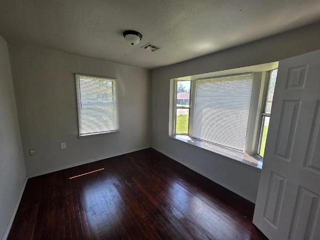 10311 Bellview