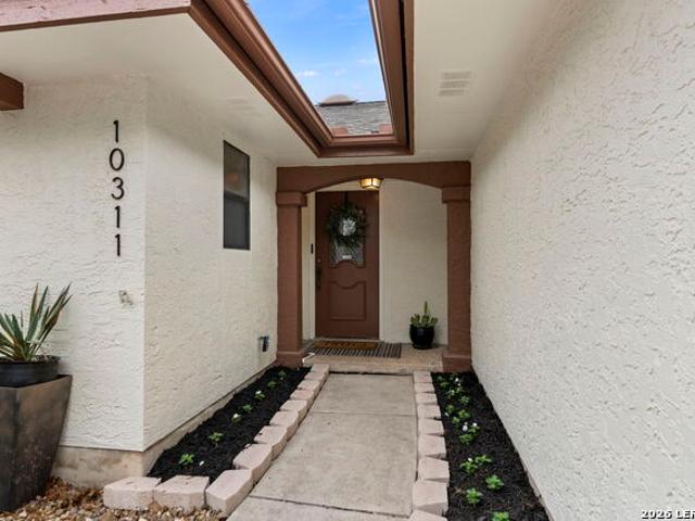 10311 Grand Cir