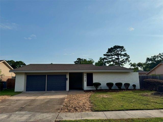 10315 Carlow Ln, La Porte, TX 77571