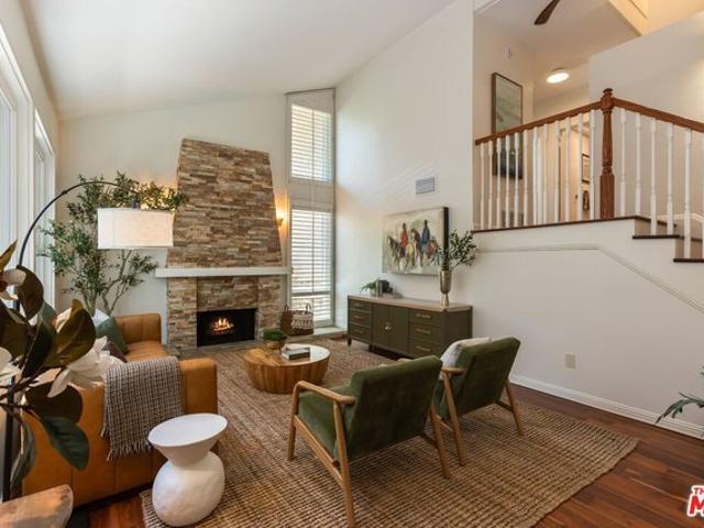 10315 Clusterberry Ct, Los Angeles, CA 90077