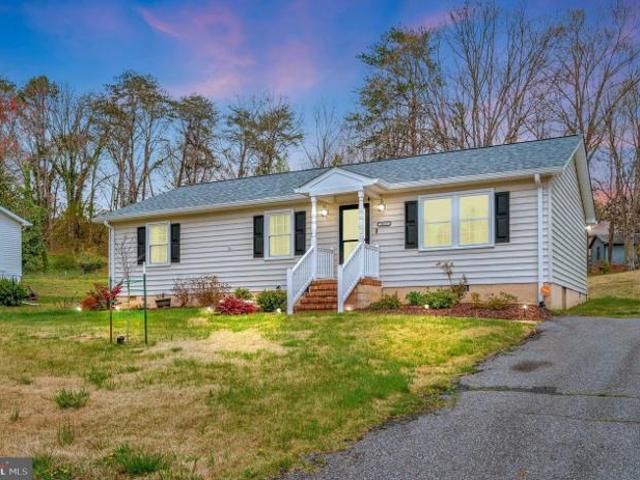 10315 Hillside Ln, Fredericksburg, VA 22408