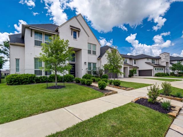 10318 Fountain Shore Drive