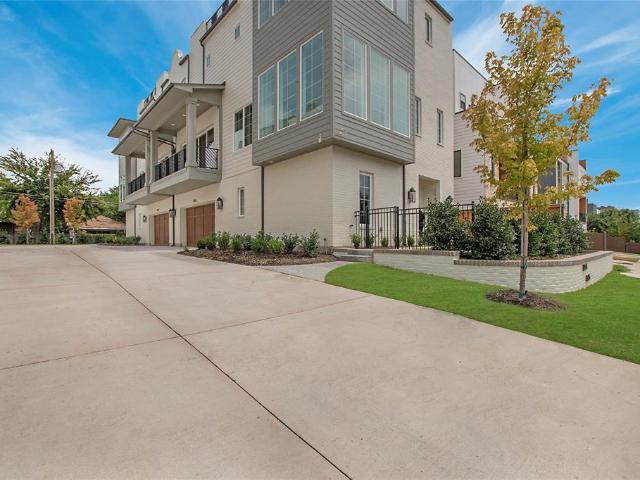 1031 Mobile St, Dallas, TX 75208 | MLS #21237 | Compass