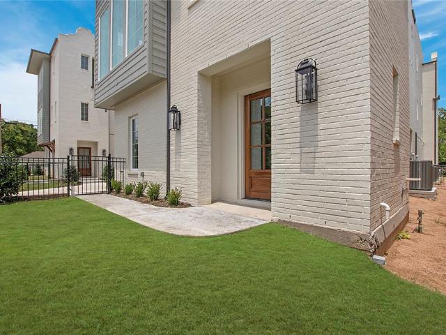 1031 Mobile Street