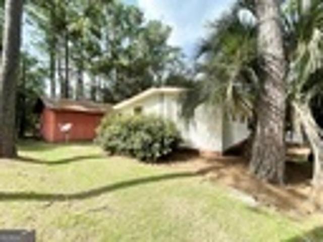 1031 Moore Haven Circle NE