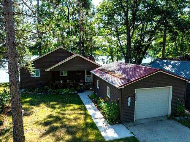 1031 N Crooked Lake Dr, Lake, MI 48632