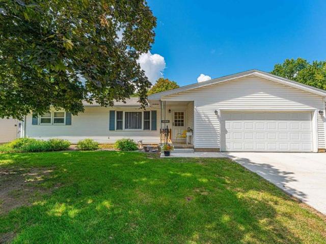 1031 N Monroe St, Lincoln, IL 62656