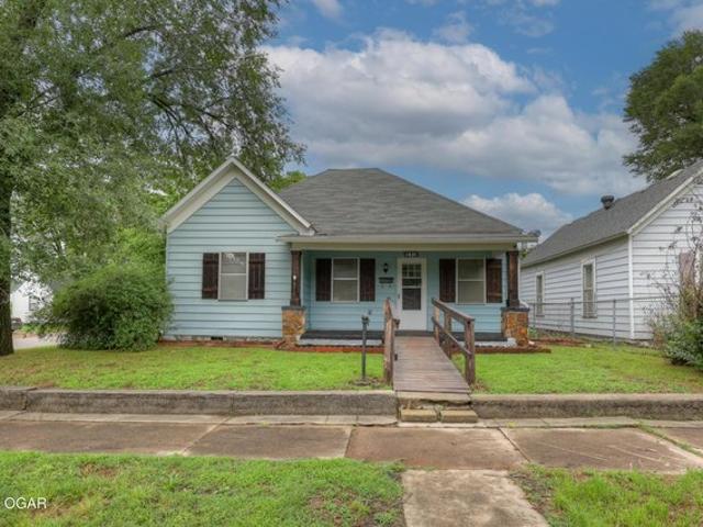 1031 Nelson St, Webb City, MO 64870
