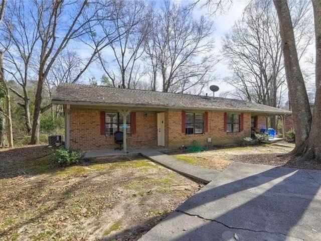 1031 Barn Oak Ct NE, Conyers, GA 30012