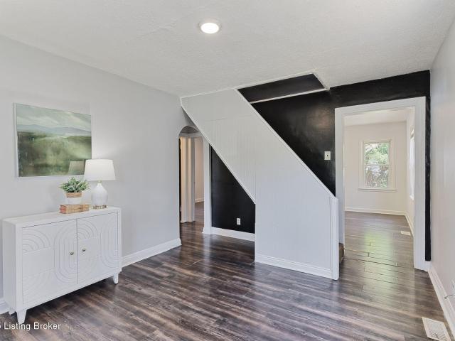 1031 Berry Blvd