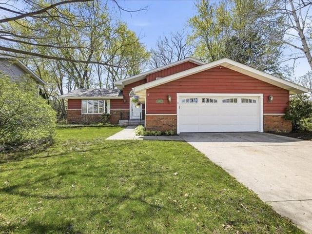 1031 Brooke Ln, Schererville, IN 46375