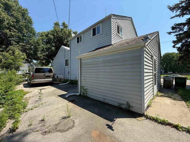 1031 CLAY Street